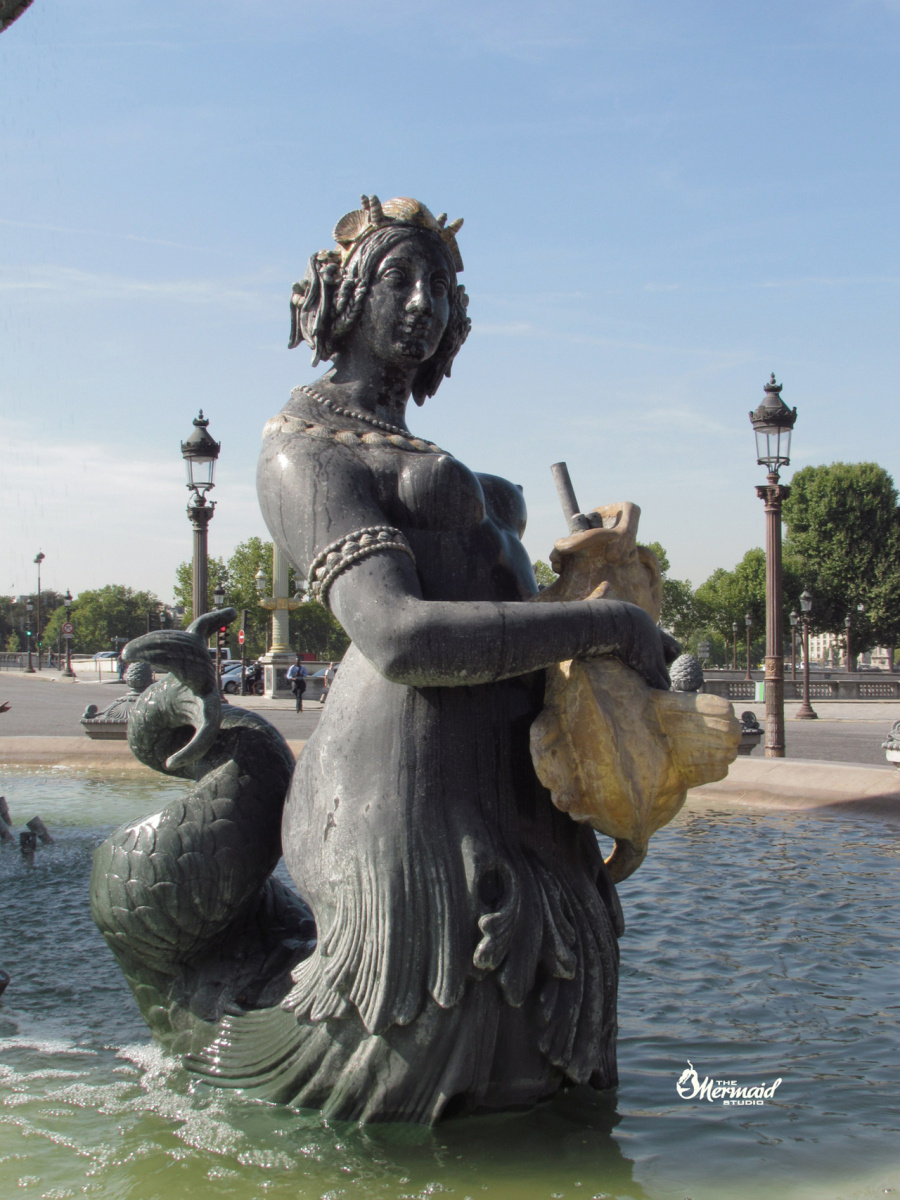 Mermaid statues on Place de la Concorde in Paris - Mermaids of Earth