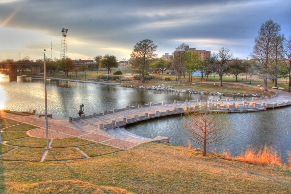 Pearl of the Conchos - a Mermaid statue in San Angelo, Texas