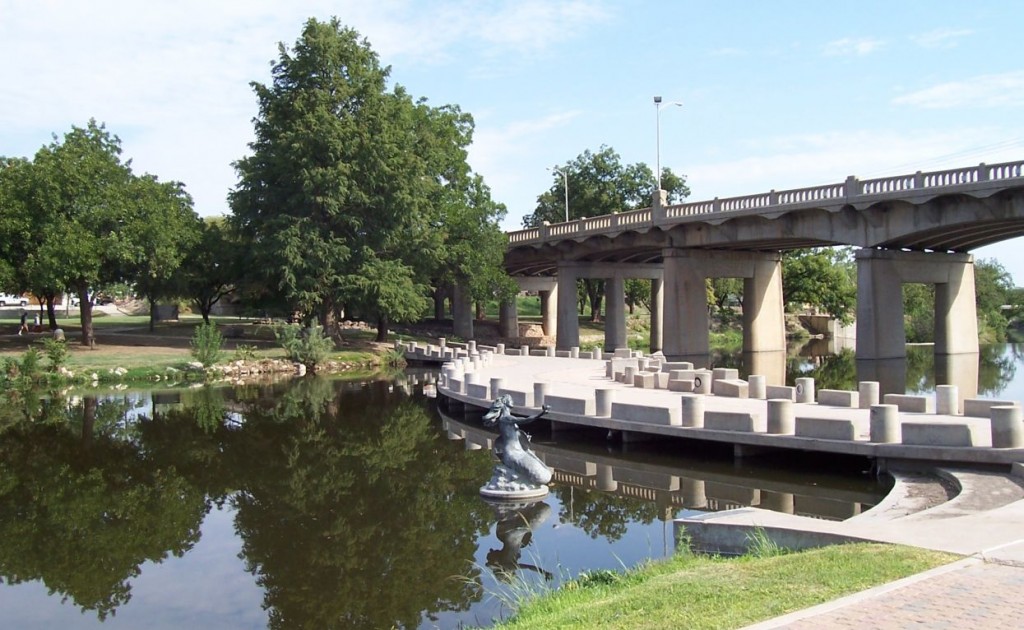 Pearl of the Conchos mermaid sculpture - Mermaids of Earth